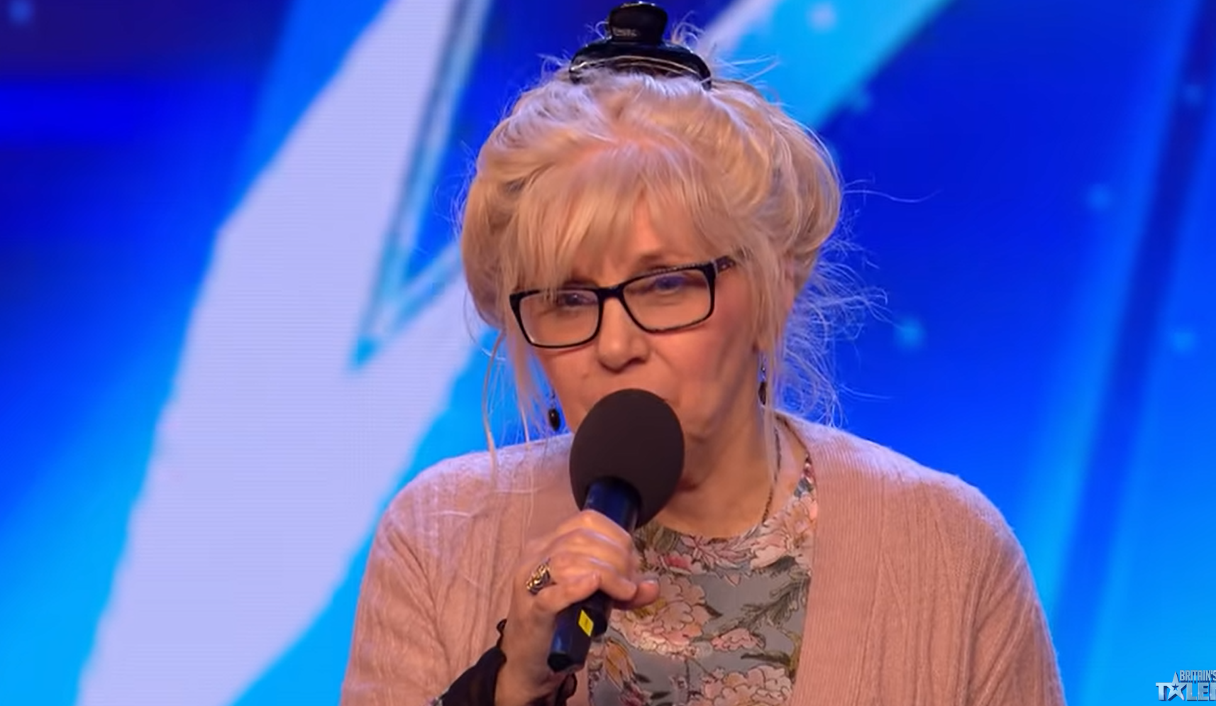 The Judges Jumped From Their Seats As A 68 year old Woman Sang A The Judges Jumped From Their Seats As A 68 year old Woman Sang A